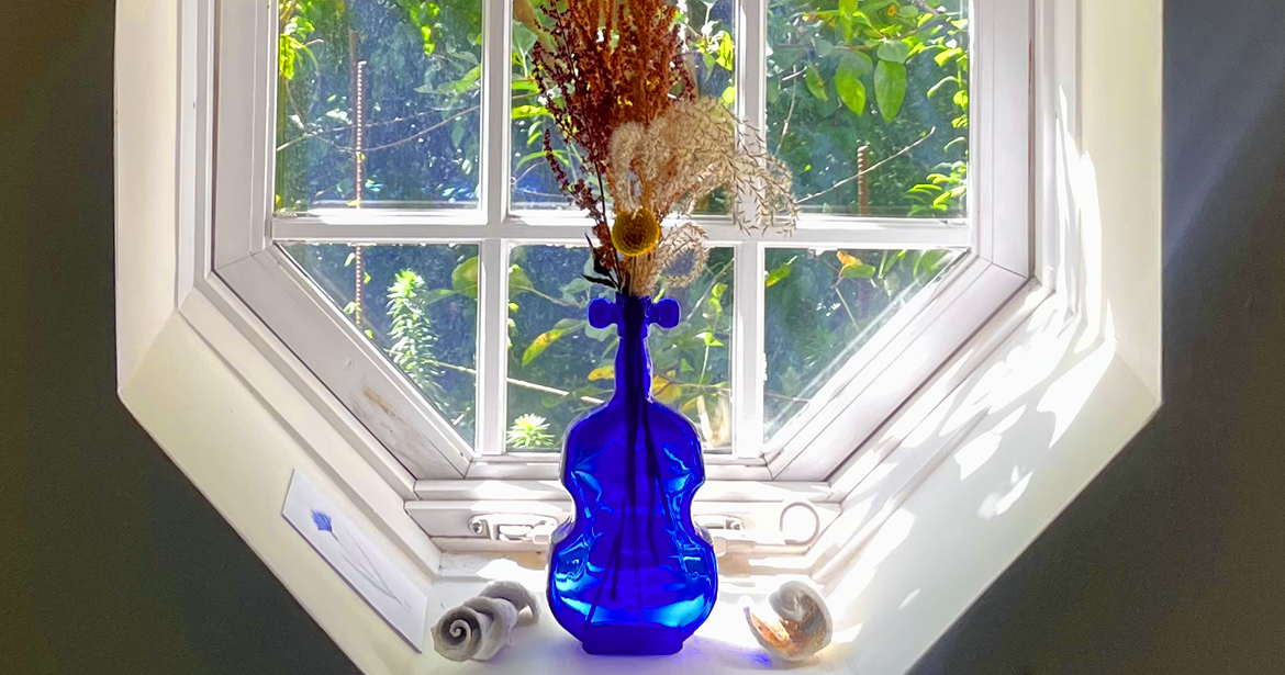 Blue Glass - ChinaGoSmart News Magazine